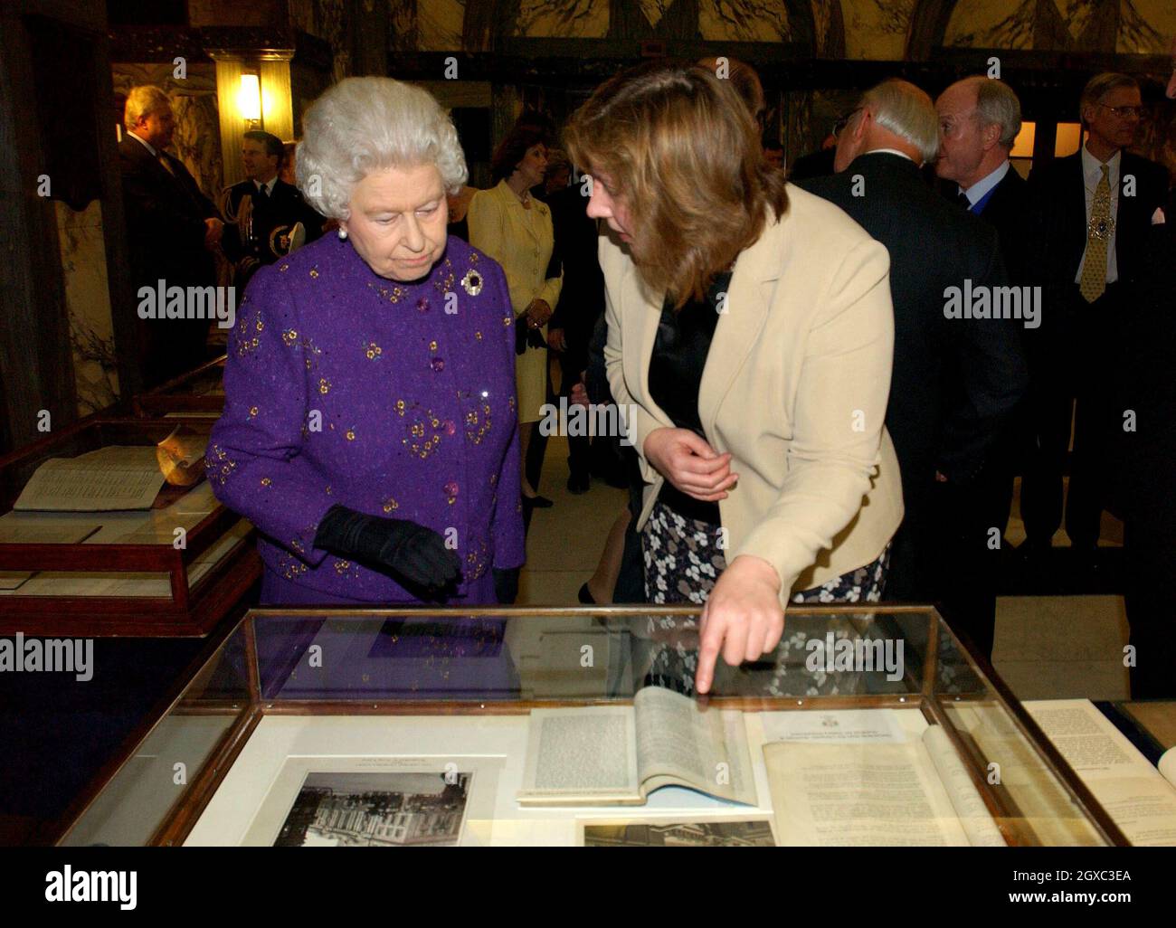 Queen Elizabeth lI is shown documents by City of London archivist ...