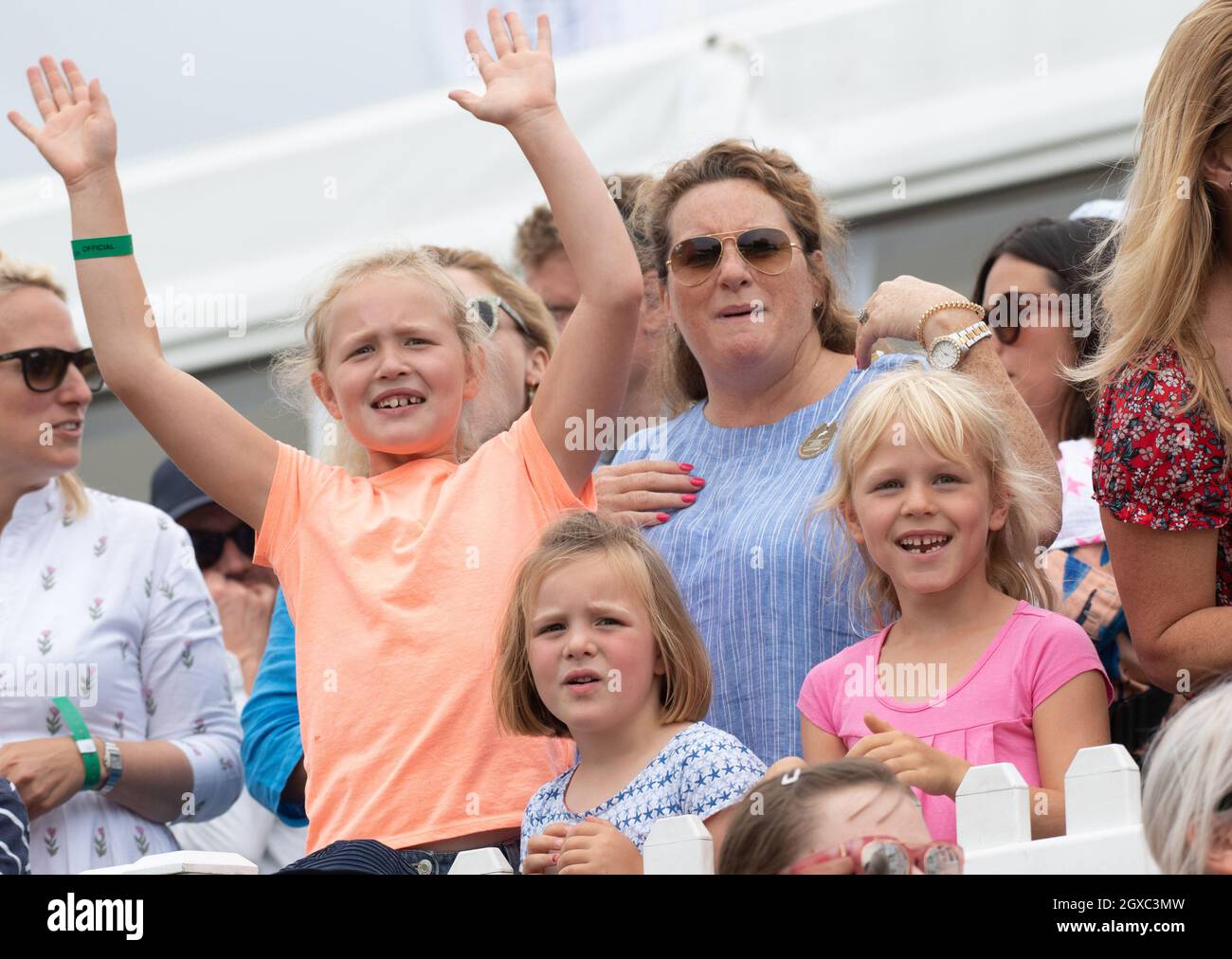 Savannah phillips and isla phillips hi-res stock photography and images ...