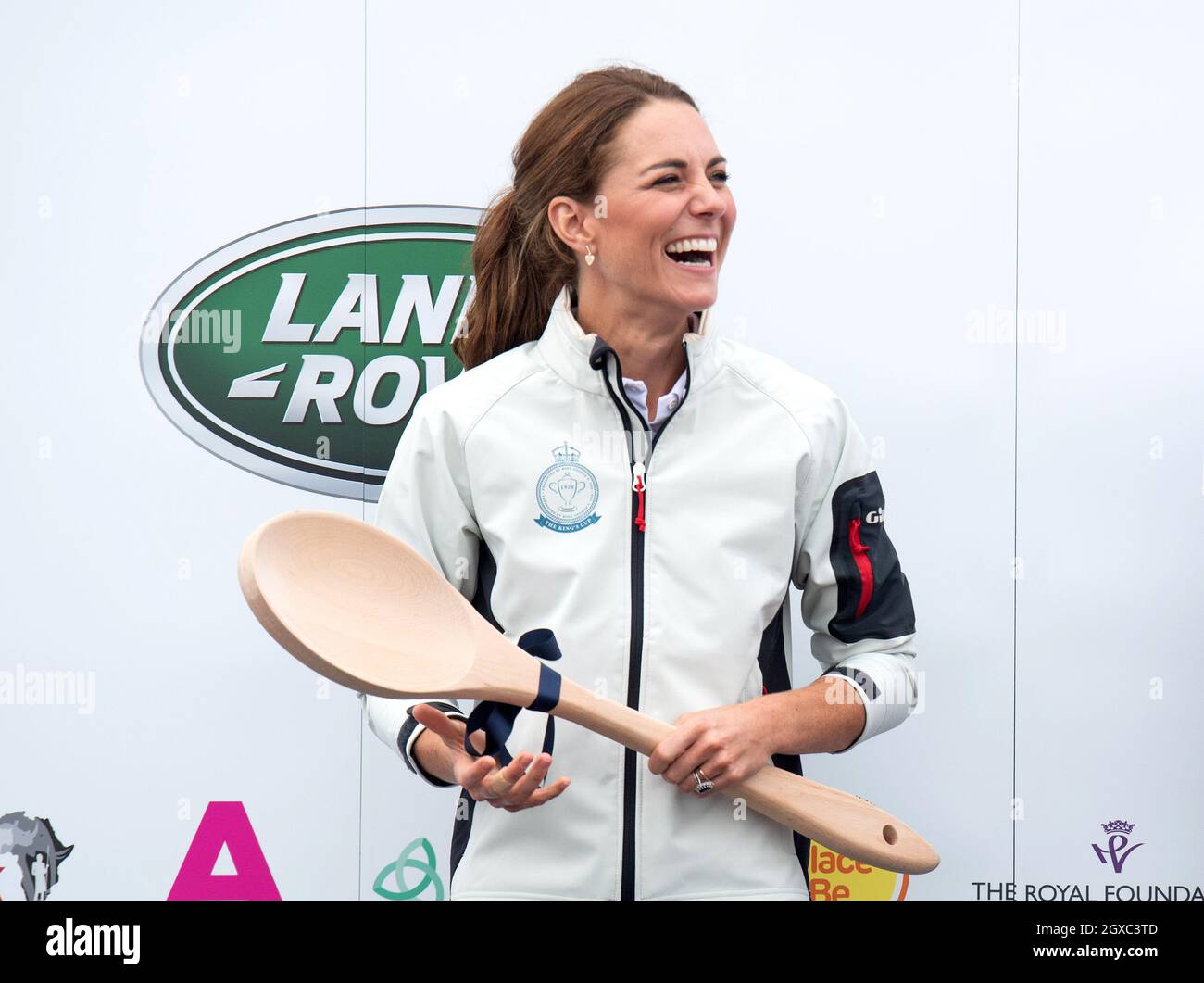 Kate middleton laughing hi-res stock photography and images - Alamy