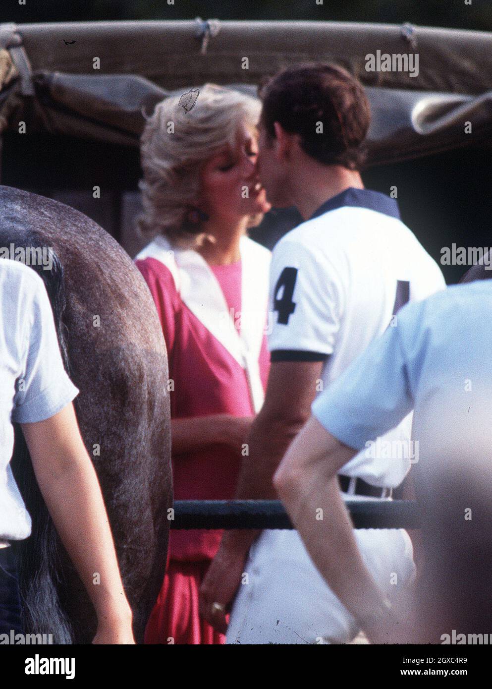 Princess Diana And Prince Charles Wedding Kiss