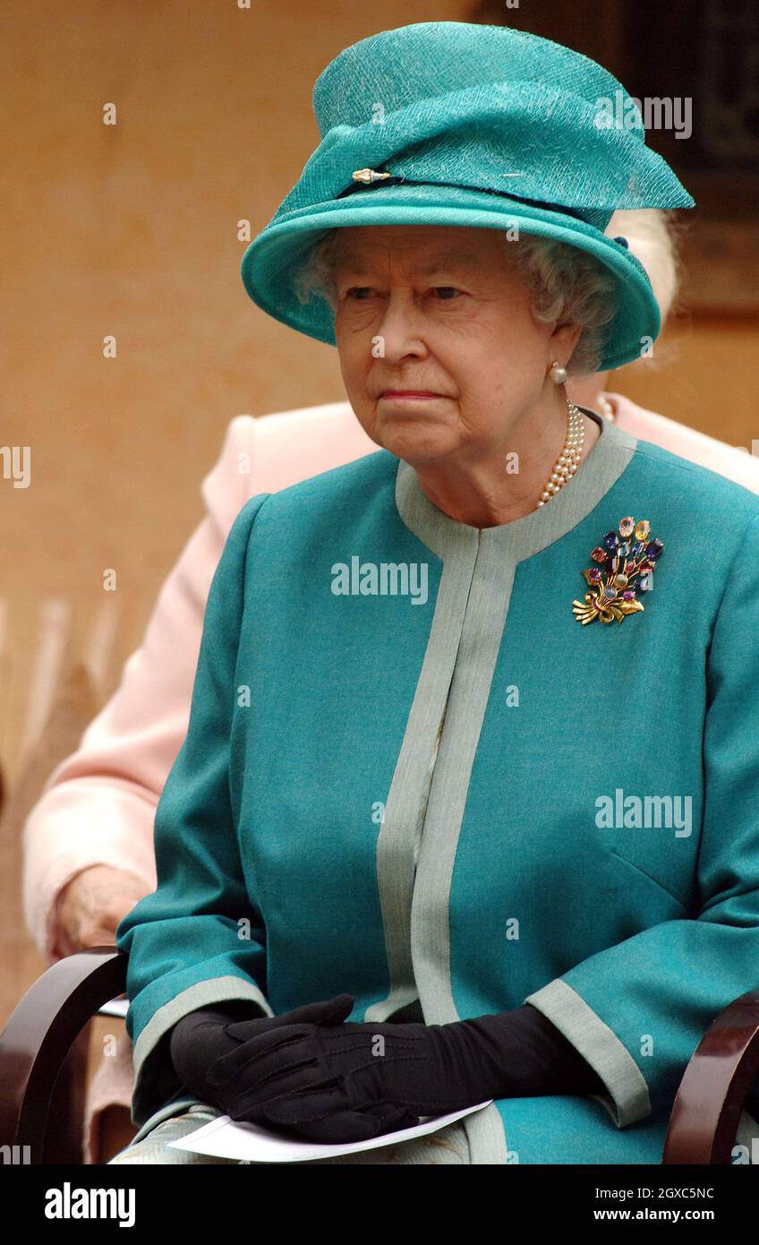 Queen Elizabeth II visits Jamestown Settlement in Virginia on May 4 ...