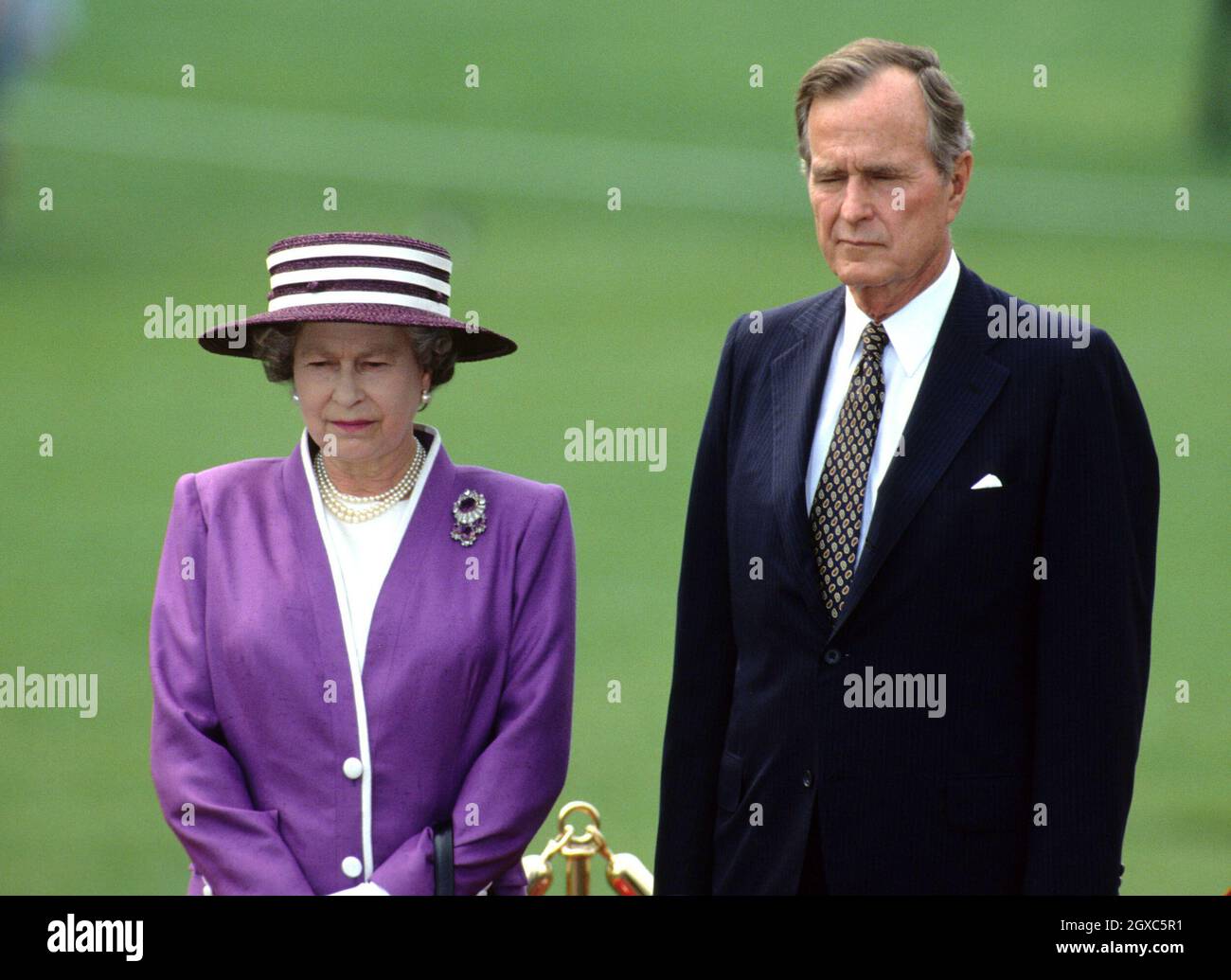 Queen george bush 1991 hi-res stock photography and images - Alamy