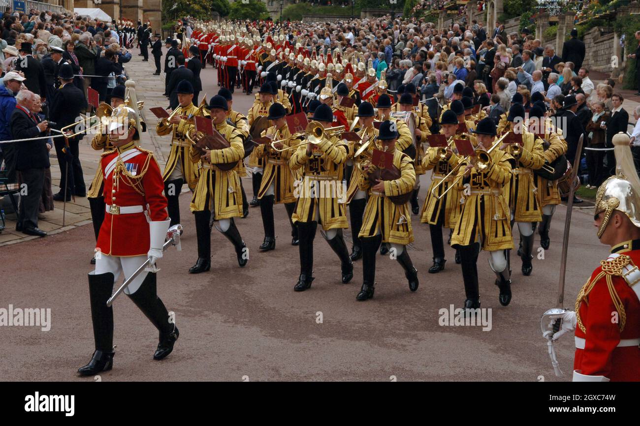 Queen Elizabeth ll and Prince Philip, Duke of Edinburgh walk in a ...