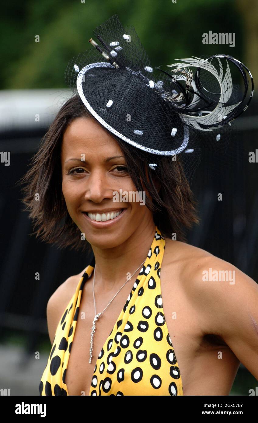 Athlete kelly holmes hi-res stock photography and images - Alamy