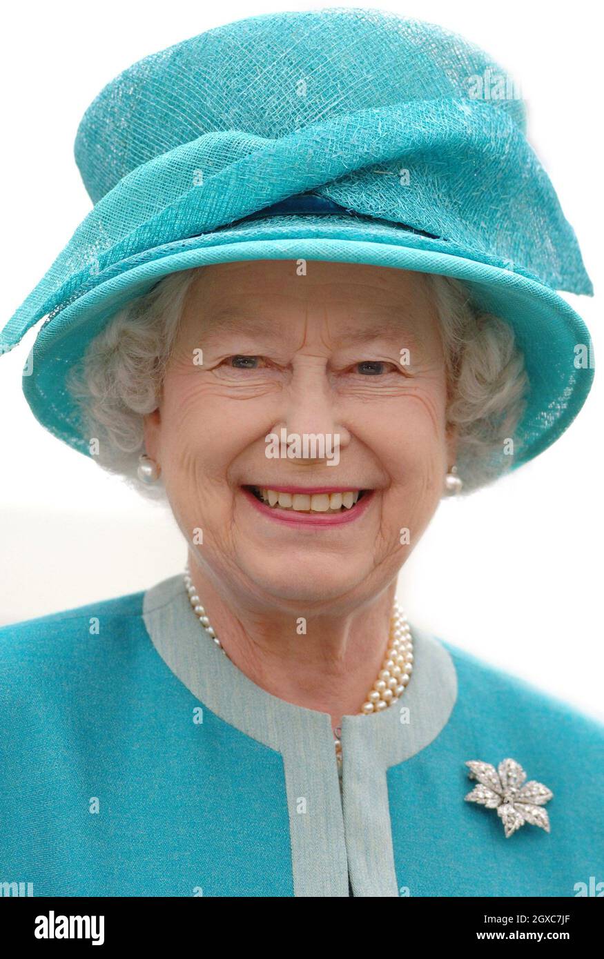Queen Elizabeth II visits the Royal Horticultural Society Garden at ...