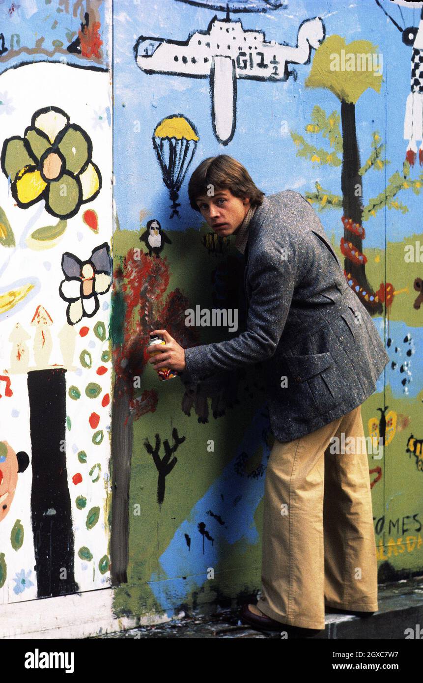 Actor Mark Hamill who plays Luke Skywalker in Star Wars paints graffiti ...