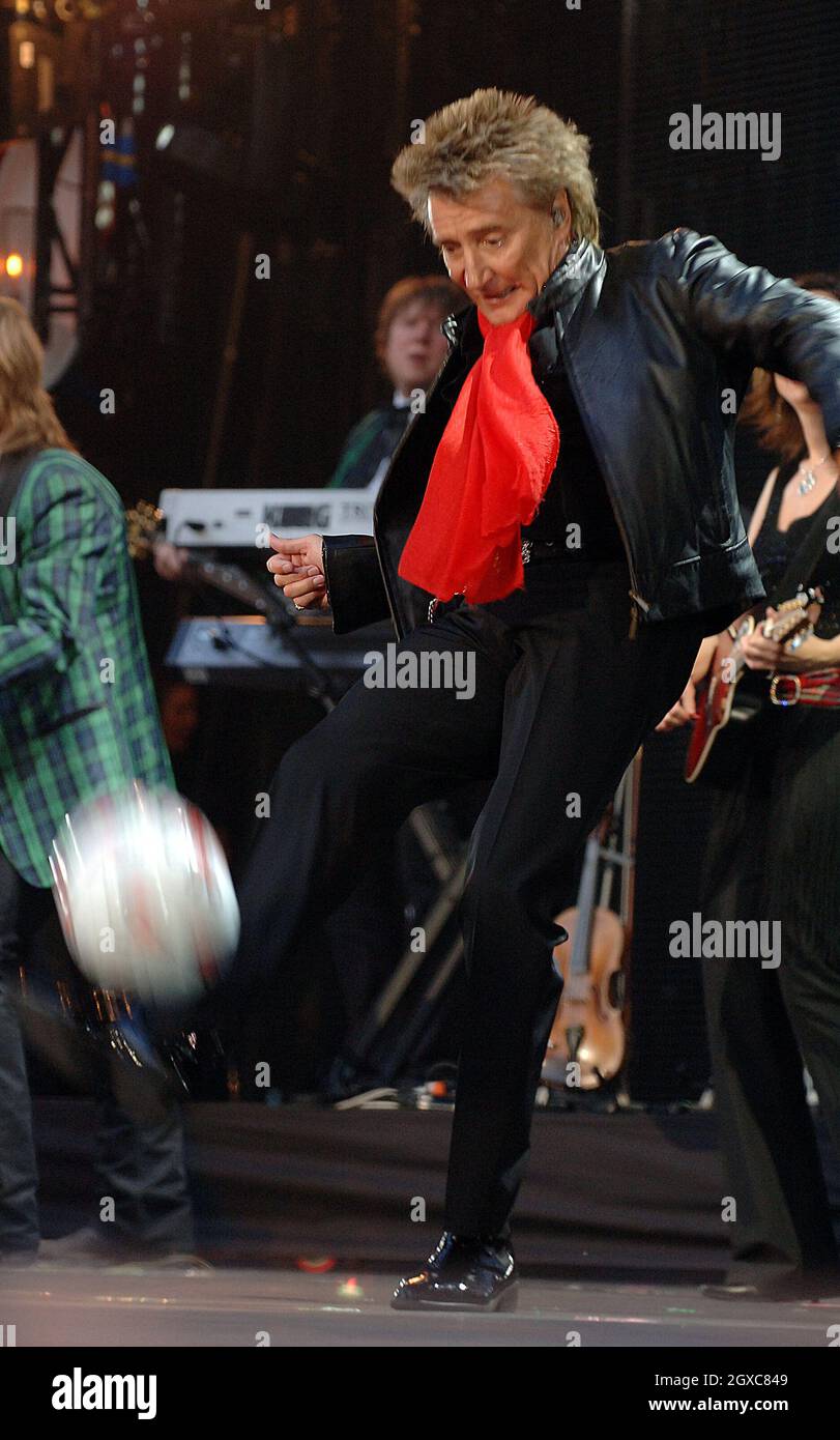 Rod Stewart on stage at the Concert for Diana, Wembley Stadium, London ...