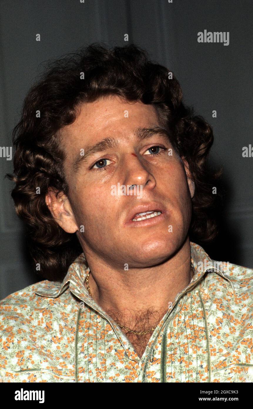 American actor Ryan O'Neal, circa 1975 Stock Photo - Alamy