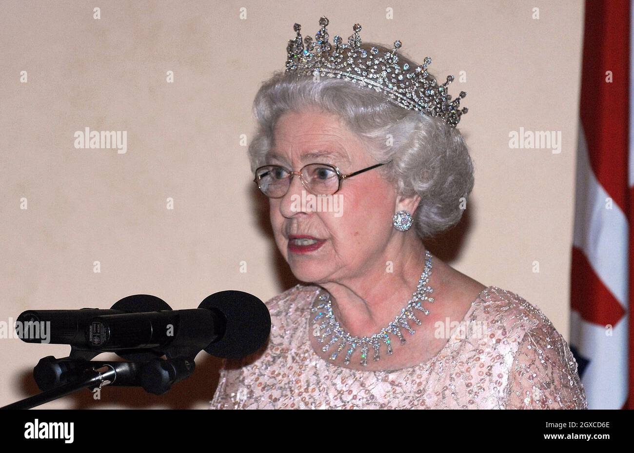 Queen Elizabeth ll speaks during a State Banquet at State House ...