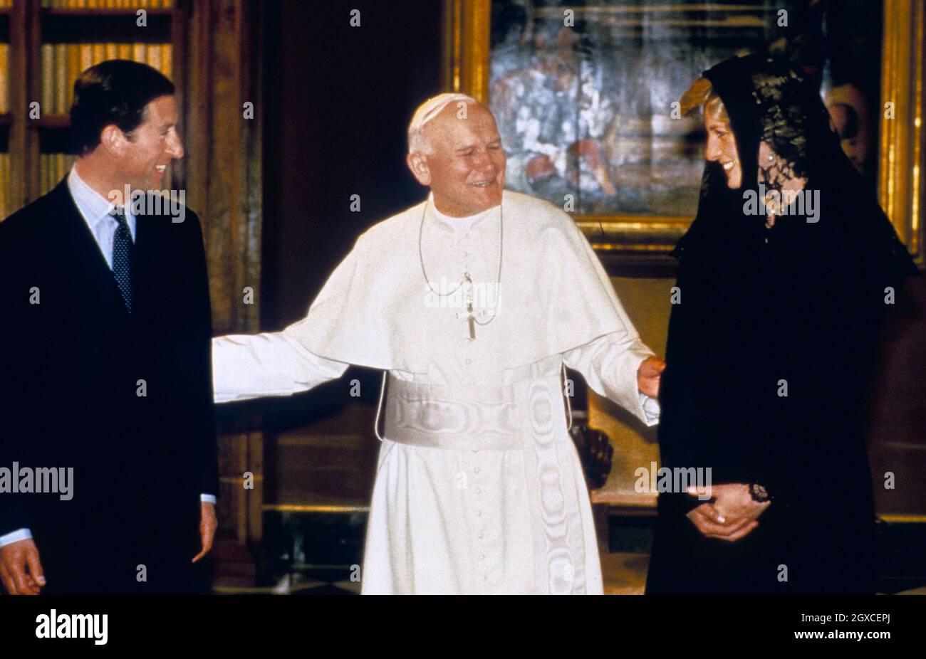 Prince Charles and Princess Diana meet Pope John Paul II at the Vatican ...