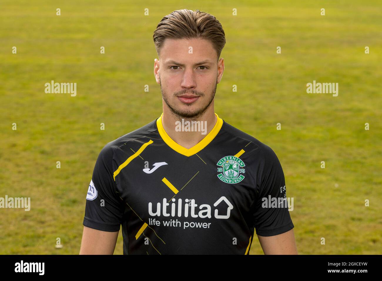 Hibernian FC goalkeeper Kevin Dabrowski Stock Photo - Alamy