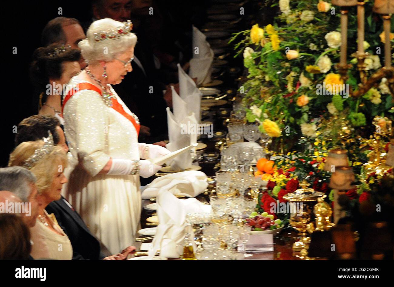 The queen elizabeth ii dinner table hi-res stock photography and images ...