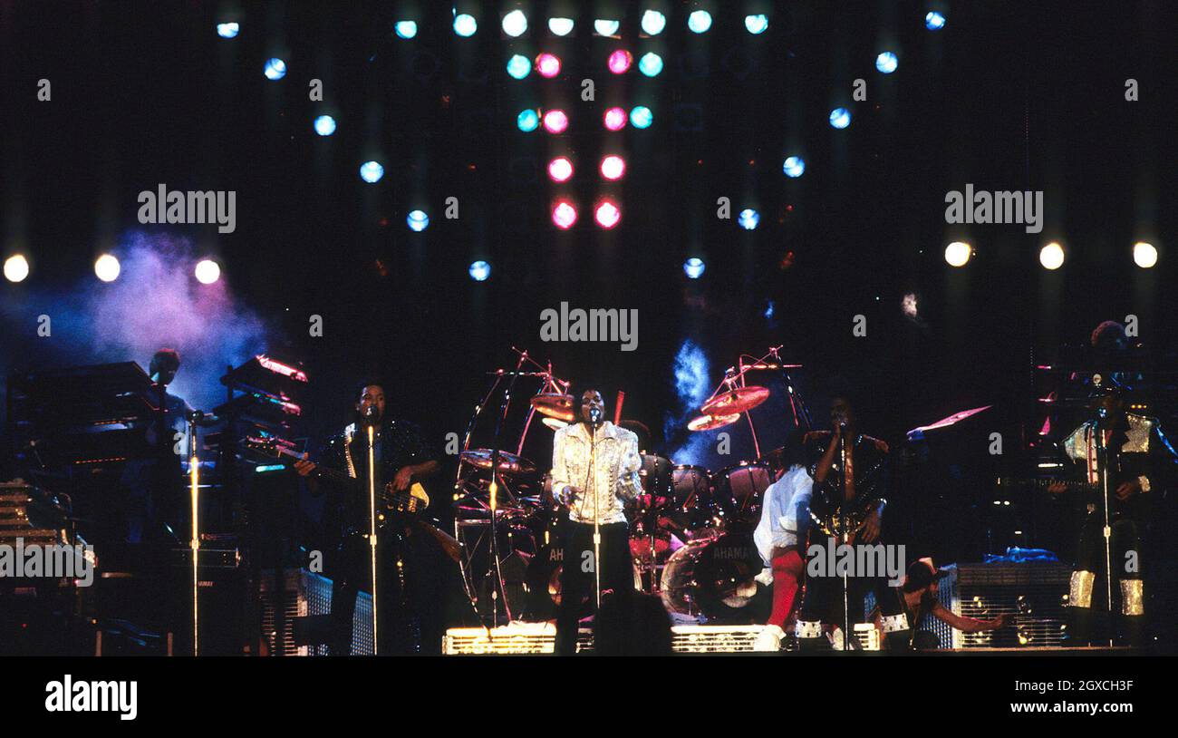Michael jackson 1984 hi-res stock photography and images - Alamy
