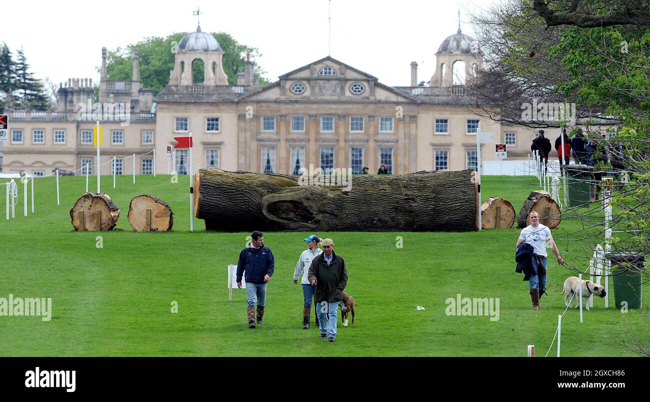 Mike Tindall (right) walks with his girlfriend Zara Phillips (2nd left ...