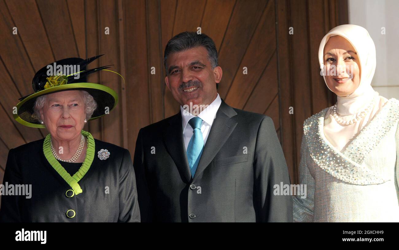 Queen Elizabeth II is welcomed by President Abdullah Gul and his wife ...