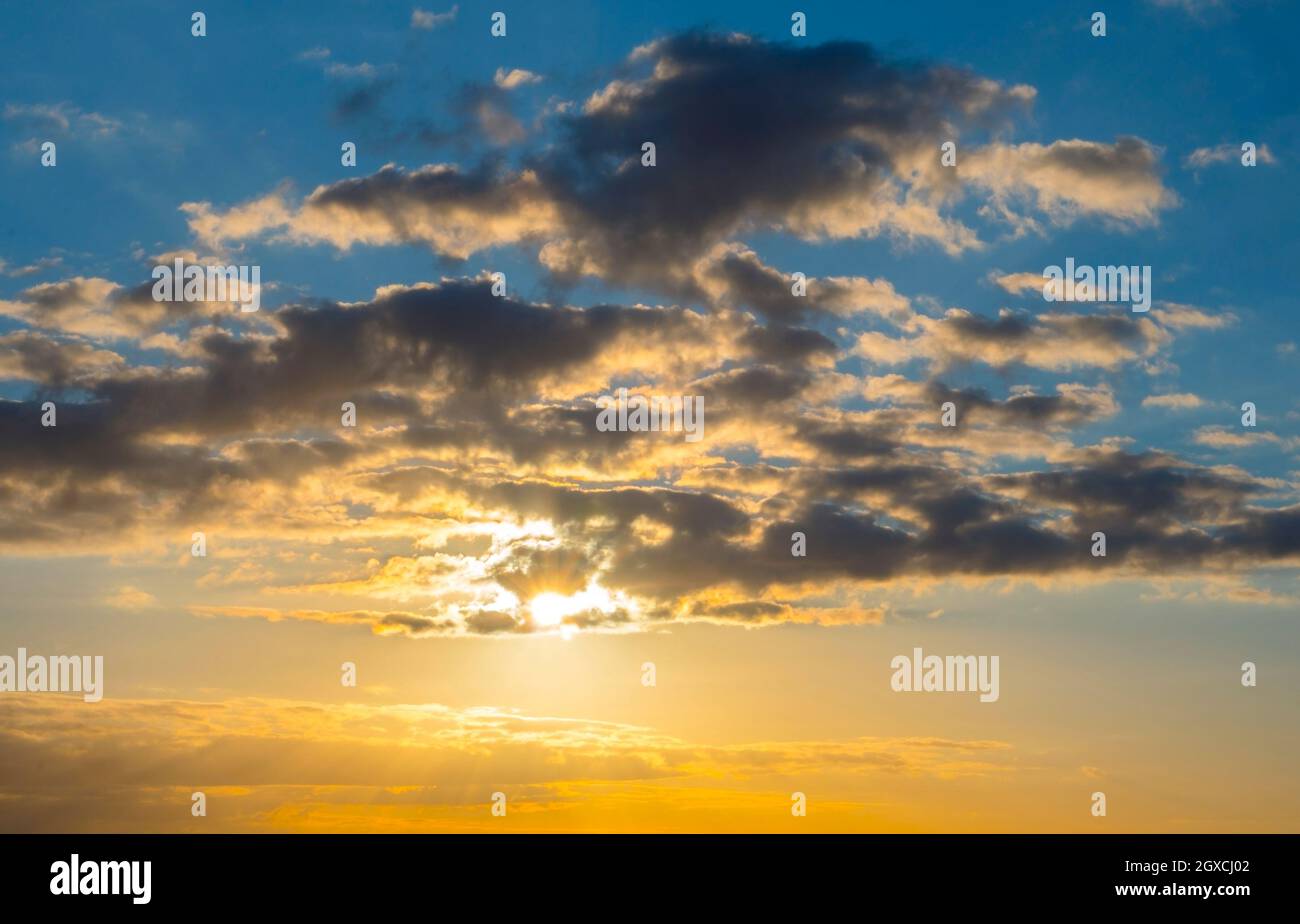 Sunset sky and dramatic clouds Stock Photo - Alamy