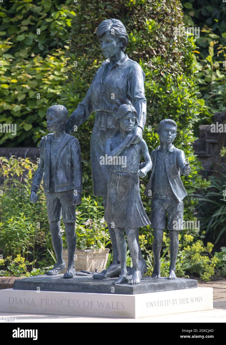 A statue of Princess Diana which was unveiled by Prince William ...
