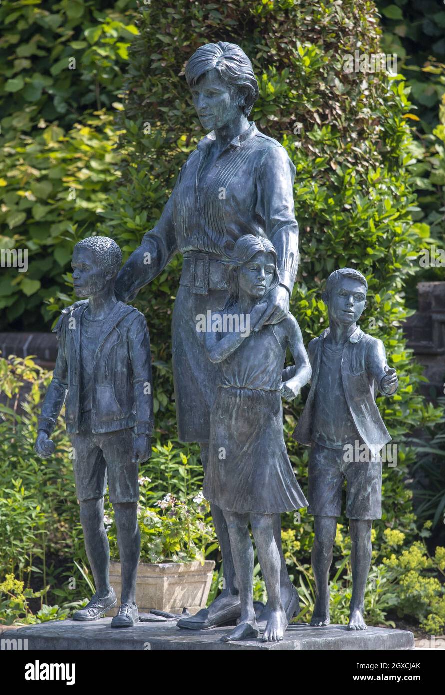 A statue of Princess Diana which was unveiled by Prince William ...