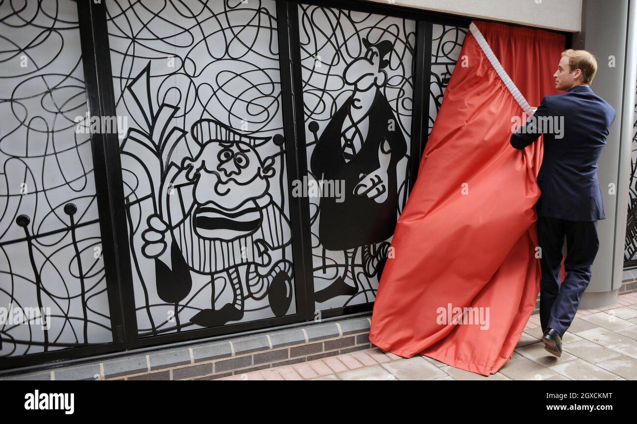 Prince William unveils an artwork by the Welsh cartoonist Grenfell ...