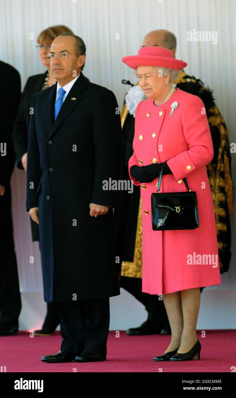 The Queen and President Felipe Calderon of Mexico at the ceremonial ...