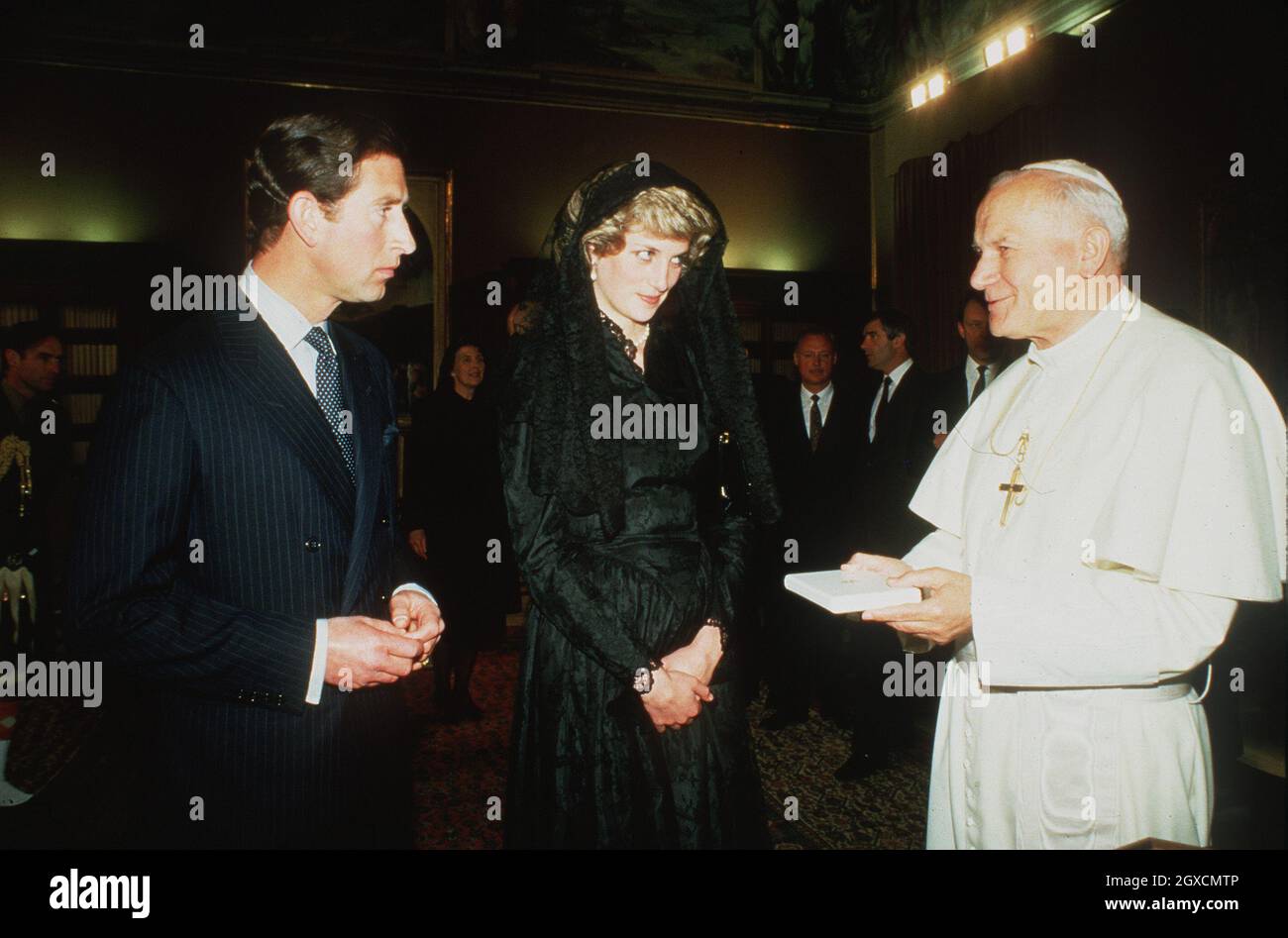 Princess diana prince charles pope hi-res stock photography and images ...