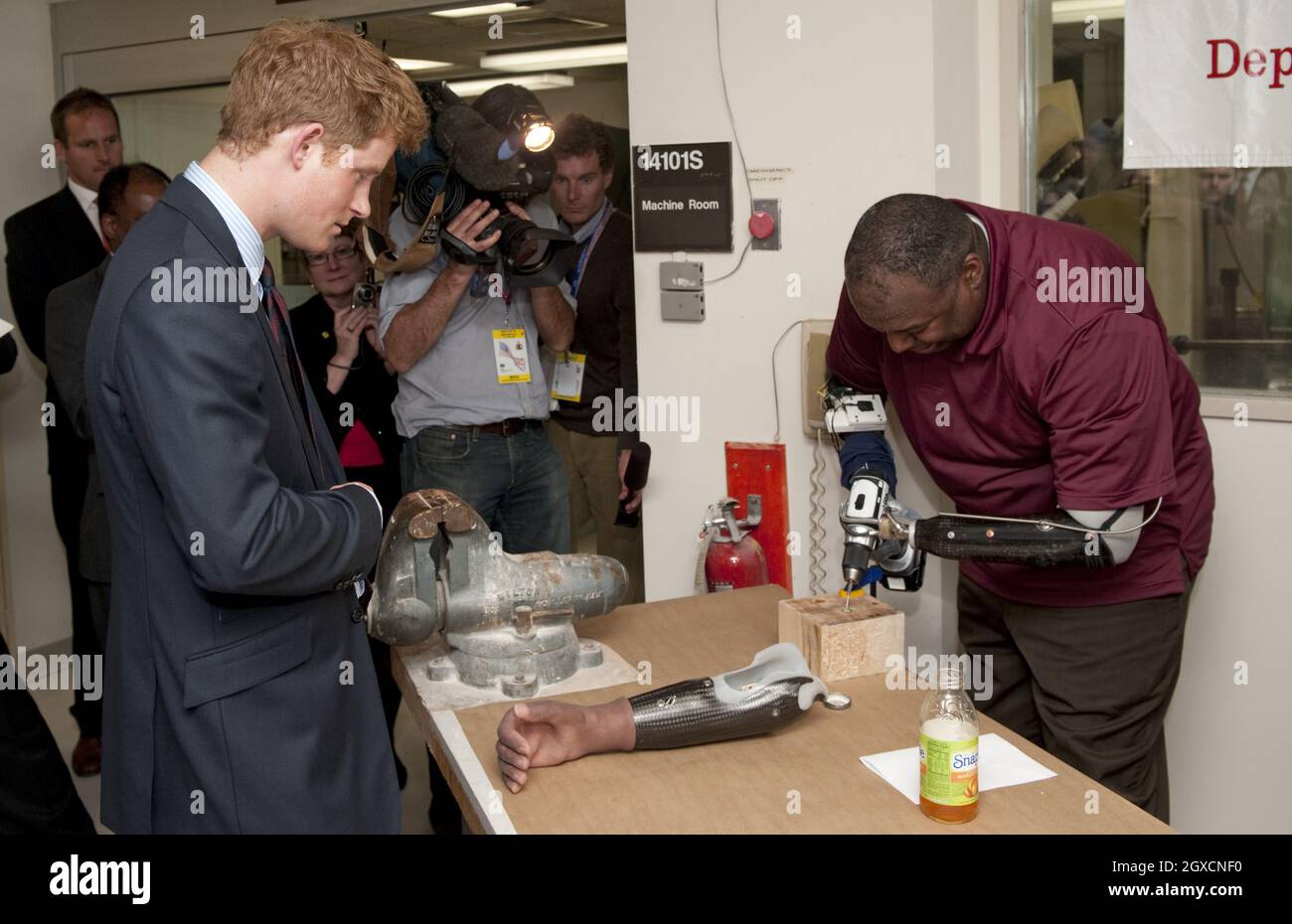 Prince Harry meets US Army Sgt Paul Yarbrough who demonstrates his DEKA ...