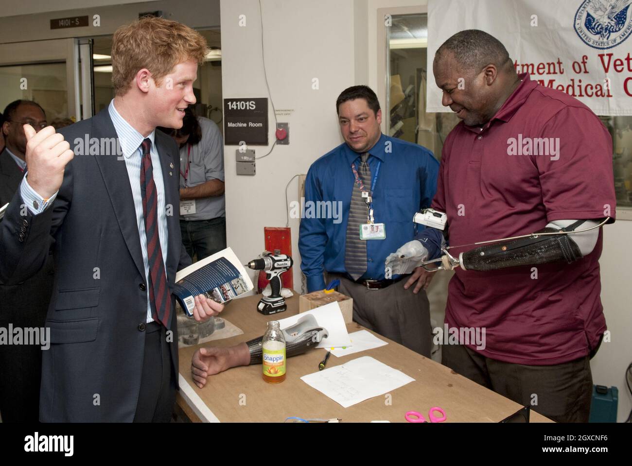 Prince Harry meets US Army Sgt Paul Yarbrough who demonstrates his DEKA ...