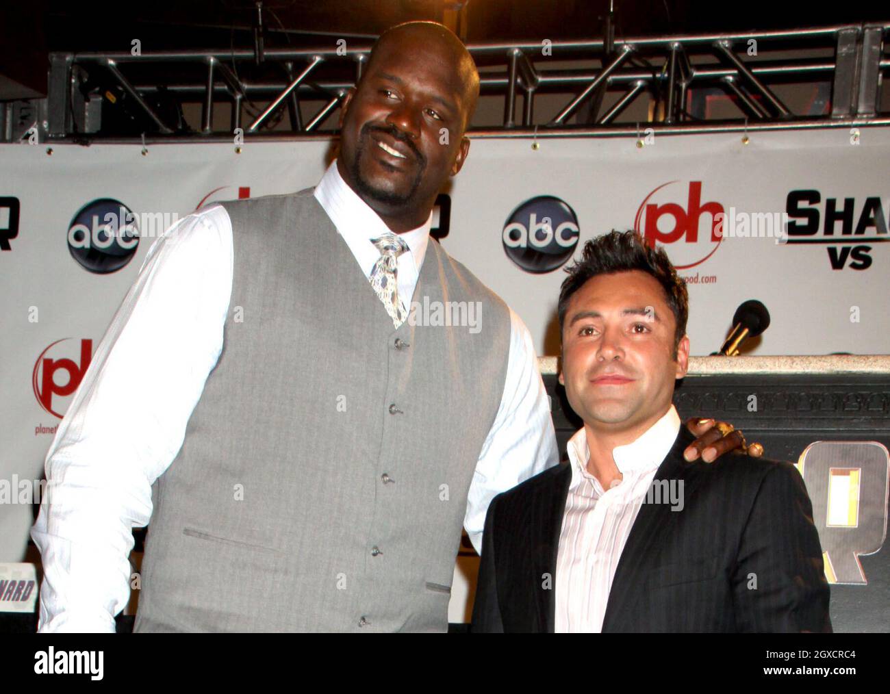 Shaq vs hi-res stock photography and images - Alamy