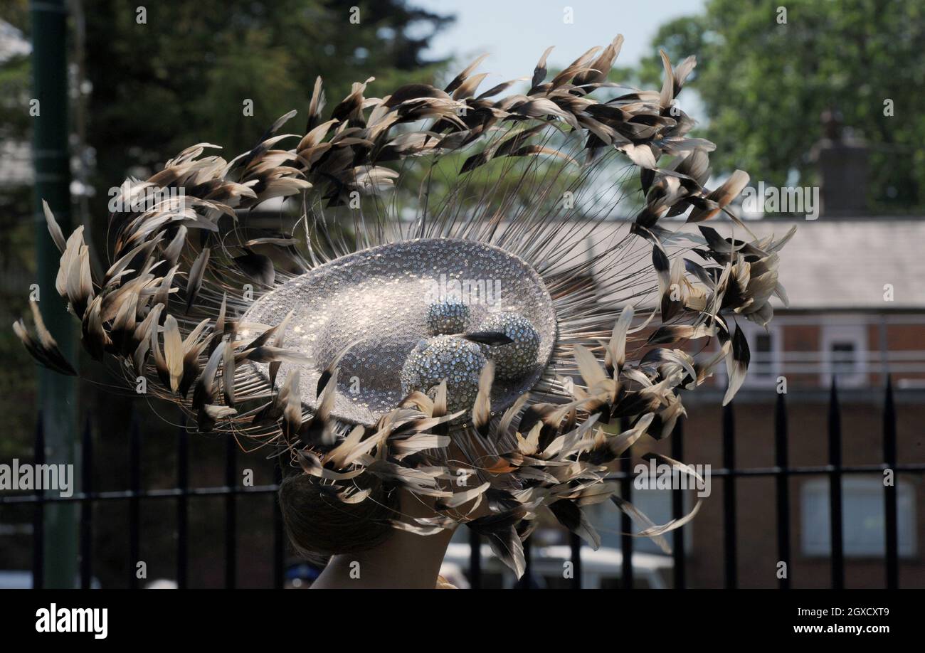 Isabella Christensen wears an unusual feather hat at Royal Ascot on ...