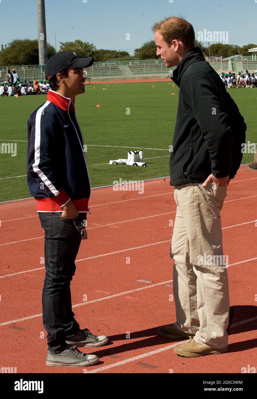 Prince William chats to US singing sensation Joe Jonas (of the Jonas ...