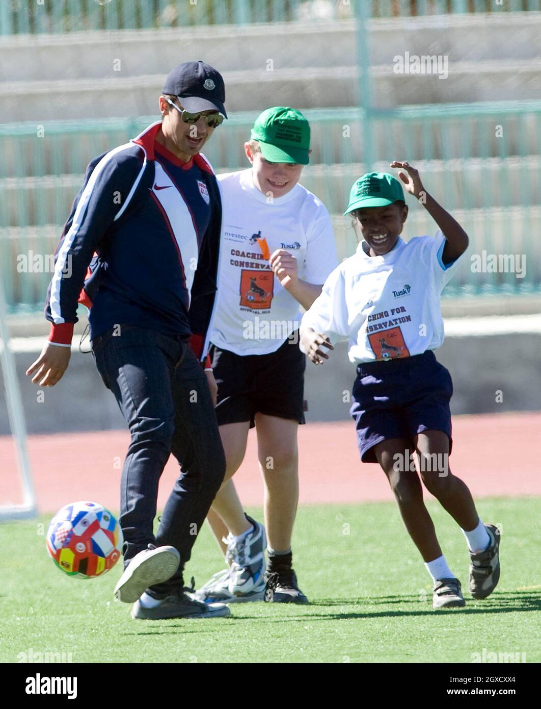 US singing sensation Joe Jonas (of the Jonas Brothers) plays football ...