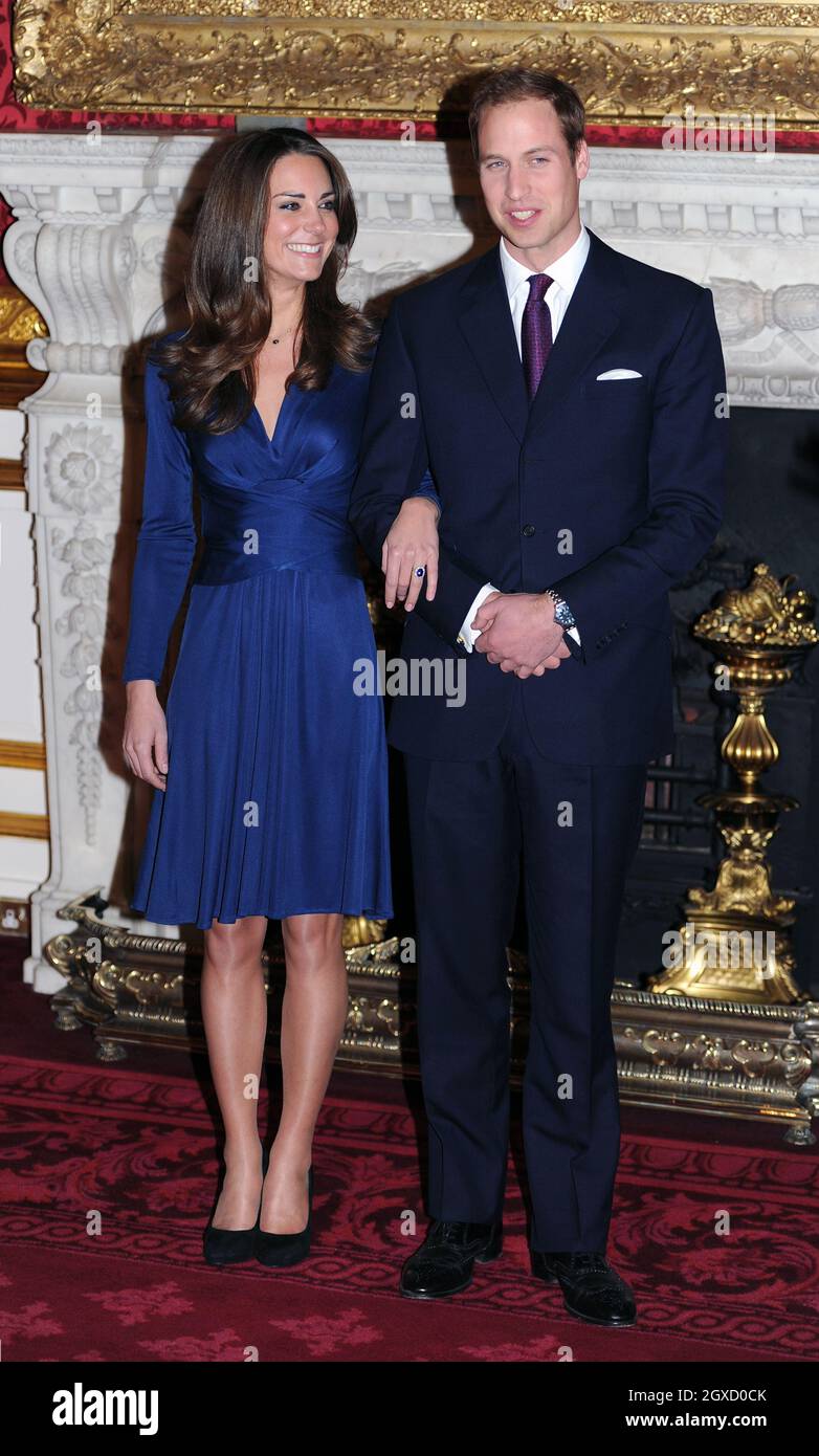 Prince William and Kate Middleton pose for photographs in the State ...