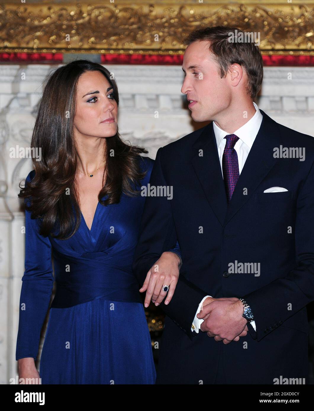 Prince William and Kate Middleton pose for photographs in the State ...