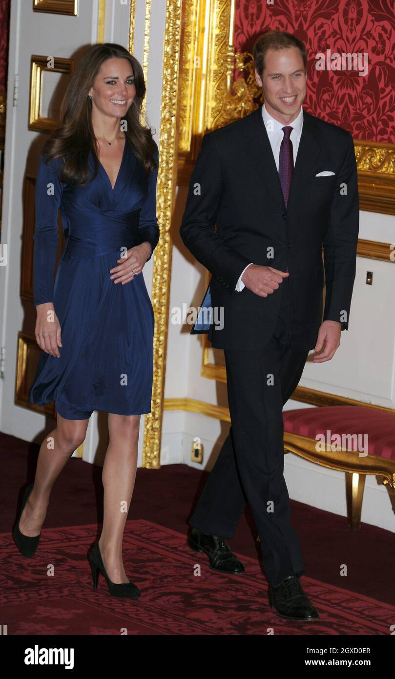 Prince William and Kate Middleton pose for photographs in the State ...
