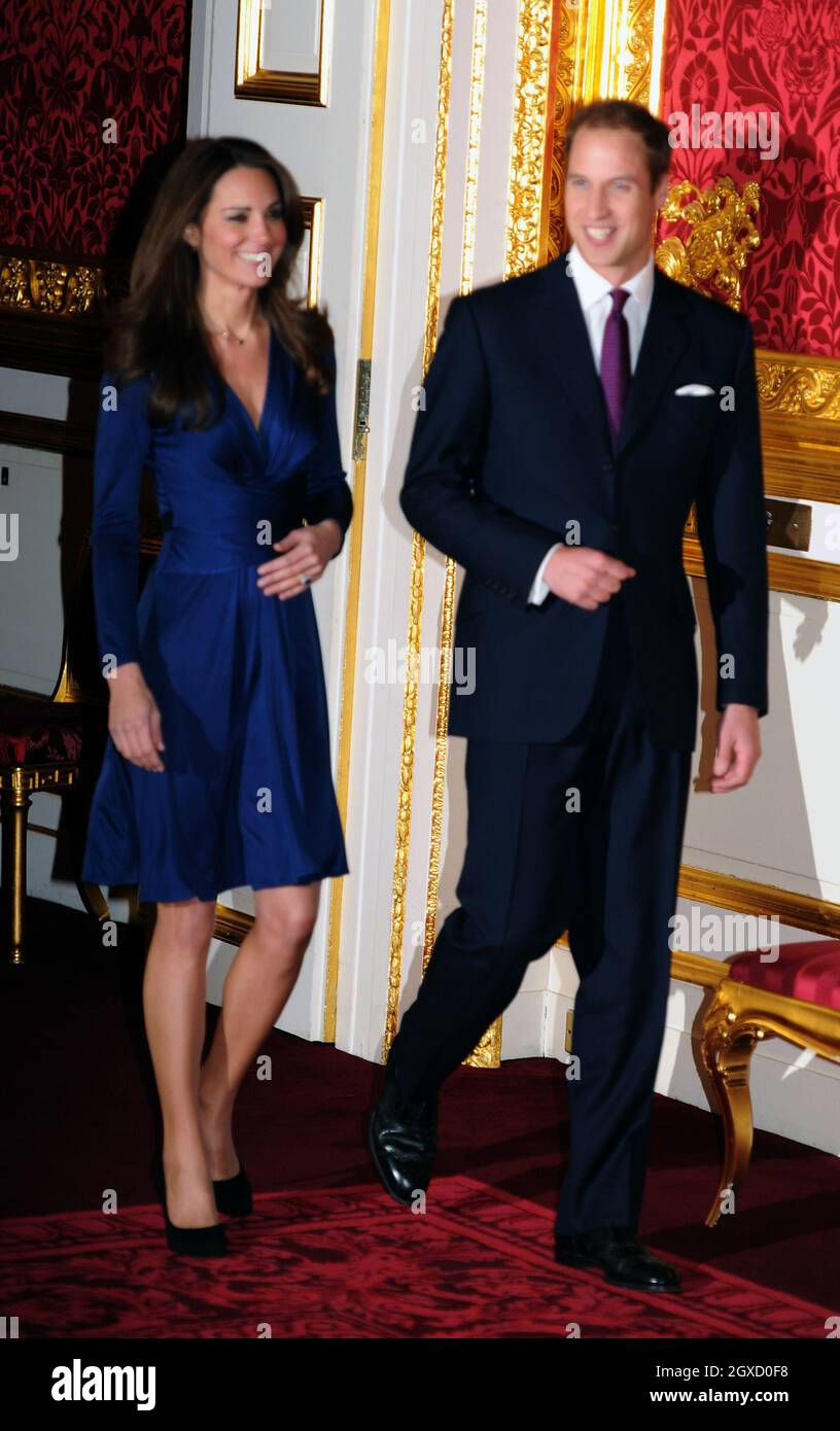 Prince William and Kate Middleton pose for photographs in the State ...