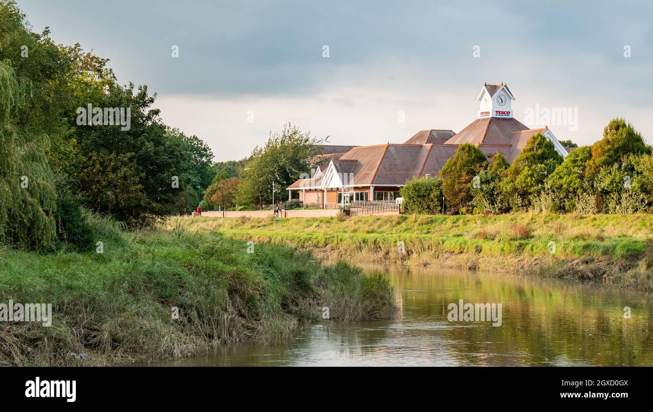 Riverside retail park hi-res stock photography and images - Alamy