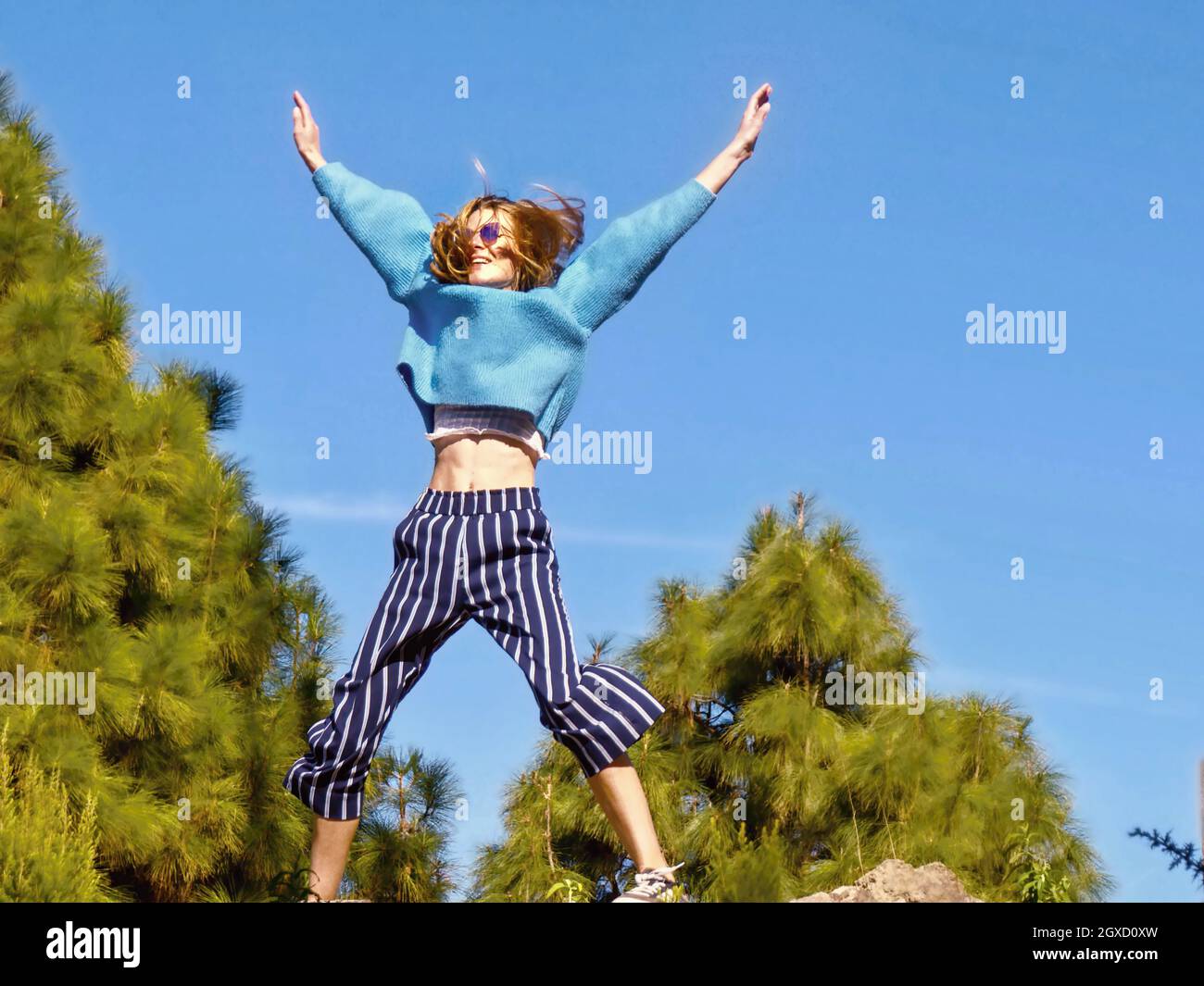 Body forms an x shape hi-res stock photography and images - Alamy