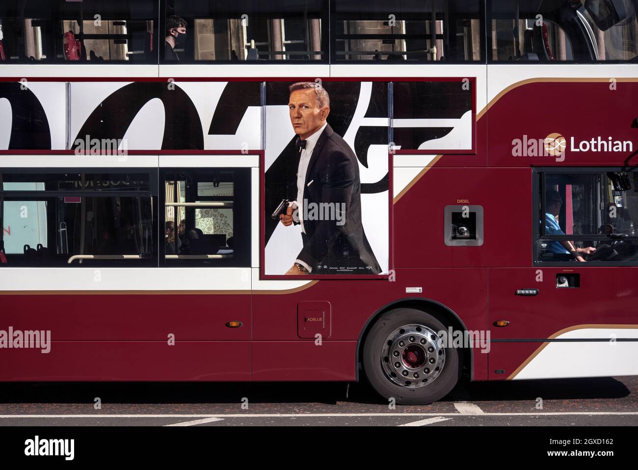 James bond daniel craig hi-res stock photography and images - Alamy