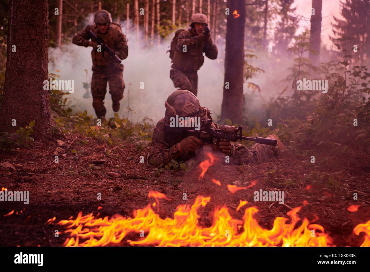 Modern warfare Soldiers Squad Running as Team in Battle Formation Stock ...