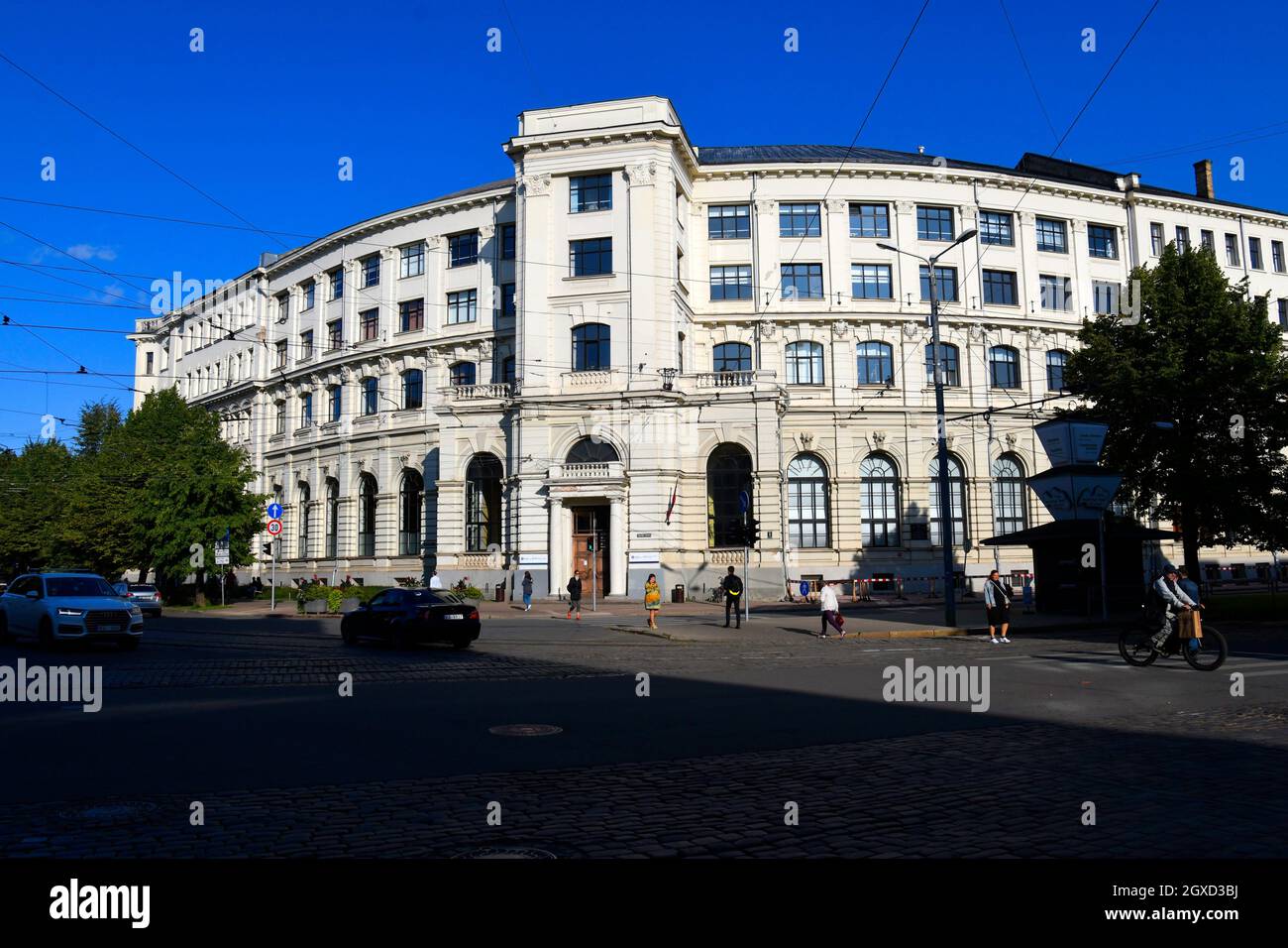 Tourism and blue sky hi-res stock photography and images - Alamy