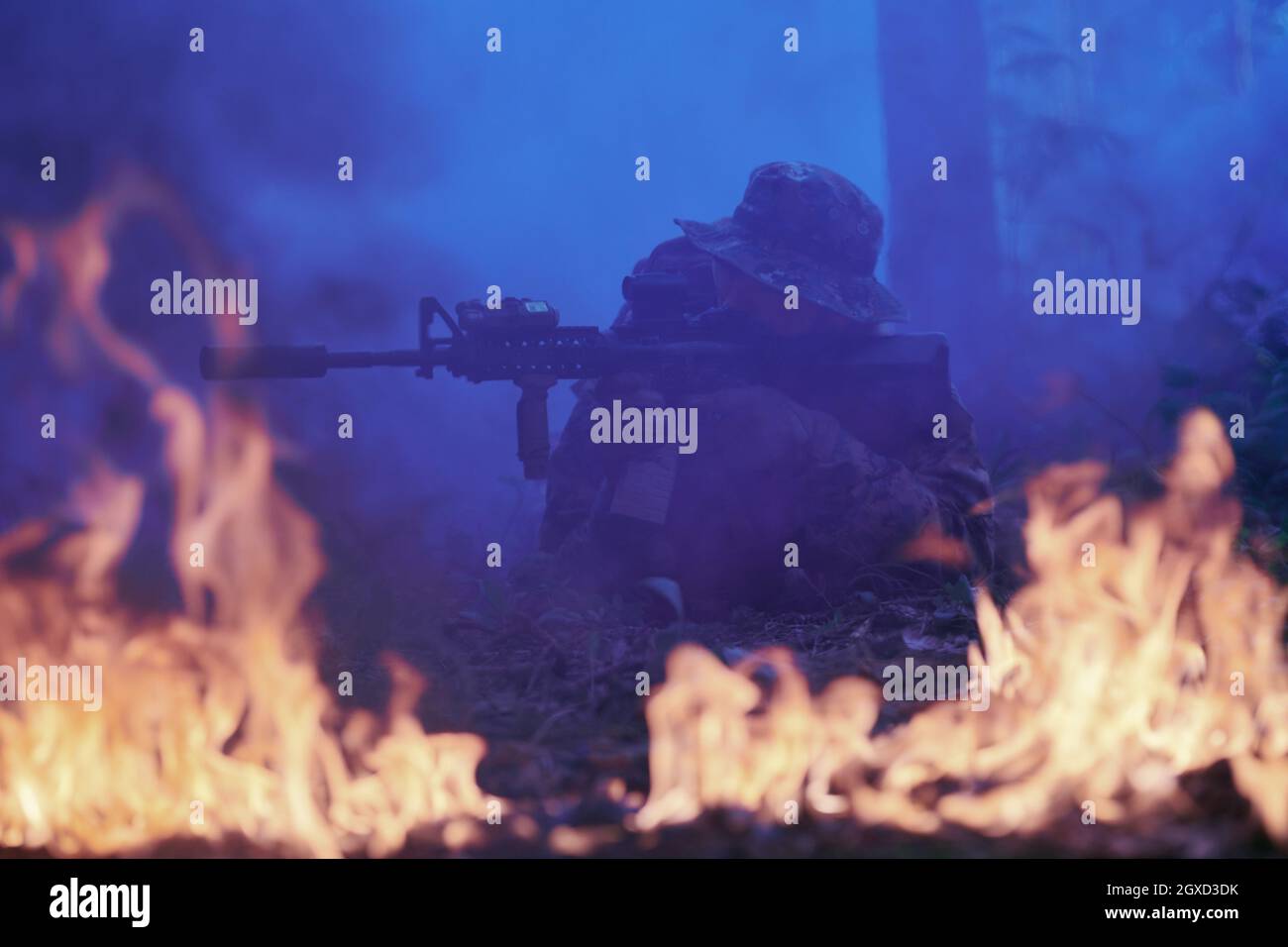 modern warfare soldier in action combat Stock Photo - Alamy