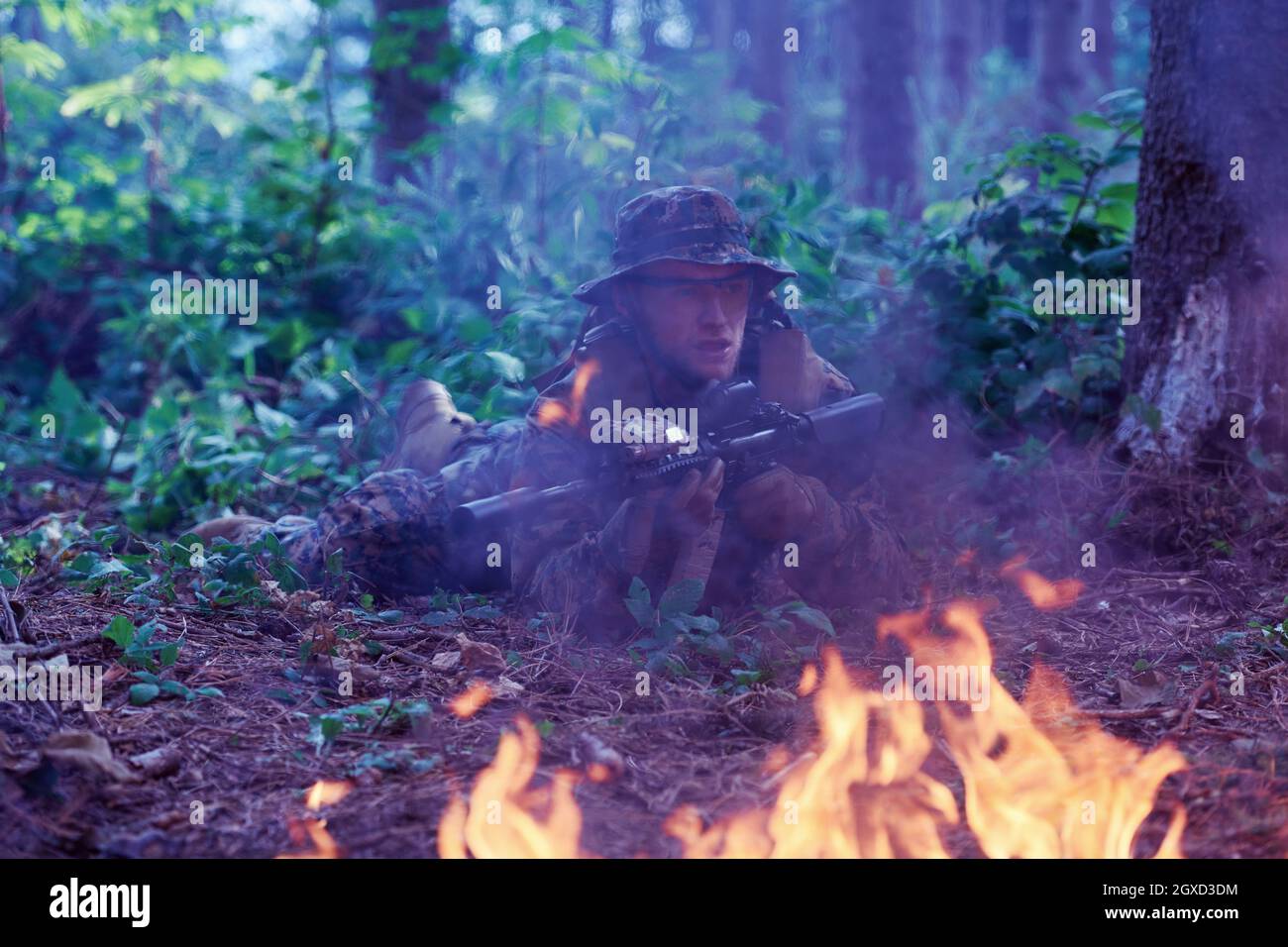 Modern warfare Soldiers Squad Running as Team in Battle Formation Stock ...