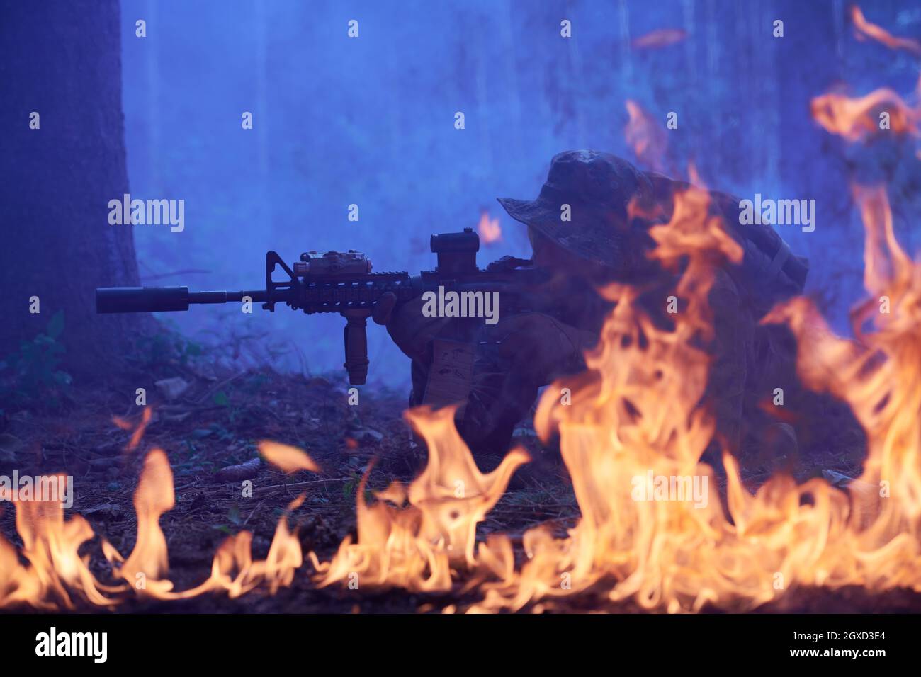 modern warfare soldier in action combat Stock Photo - Alamy