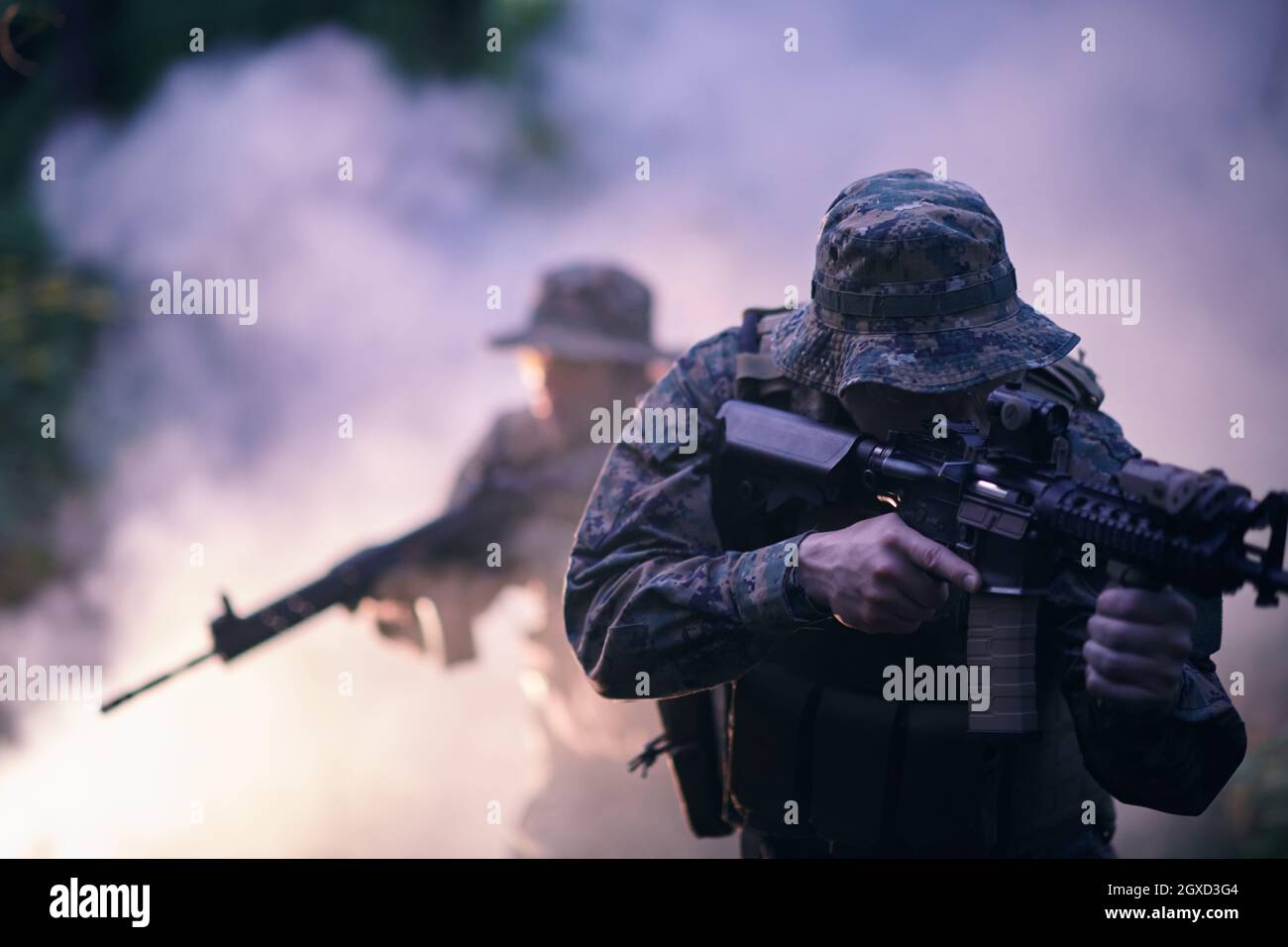 Modern warfare Soldiers Squad Running as Team in Battle Formation Stock ...