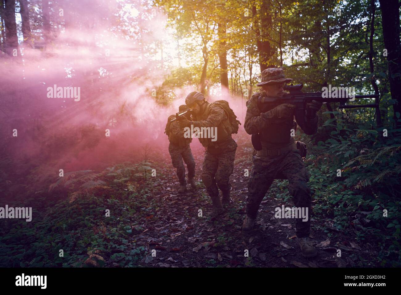 Modern warfare Soldiers Squad Running as Team in Battle Formation Stock ...