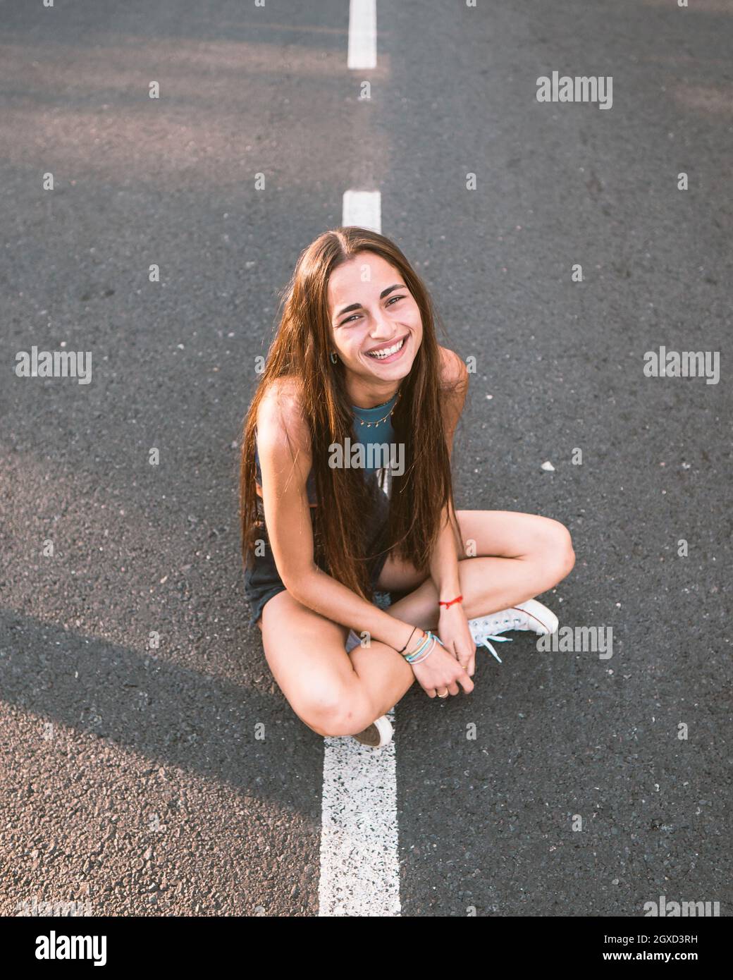 Candid teen legs hi-res stock photography and images - Alamy