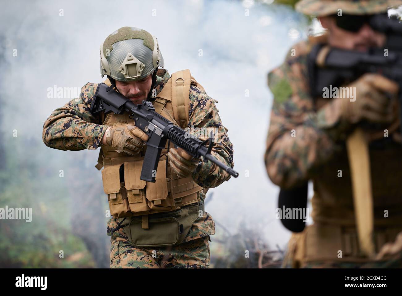 Modern warfare Soldiers Squad Running as Team in Battle Formation Stock ...