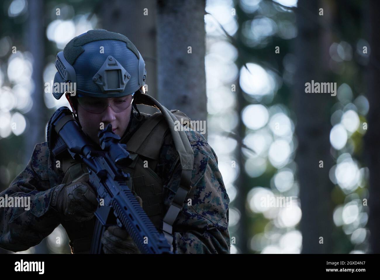 modern warfare soldier in action combat Stock Photo - Alamy