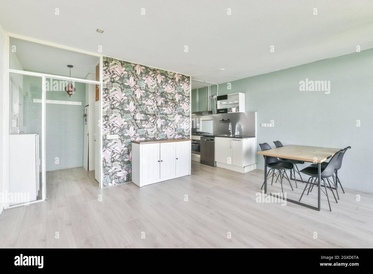 Plain floor plan hi-res stock photography and images - Alamy