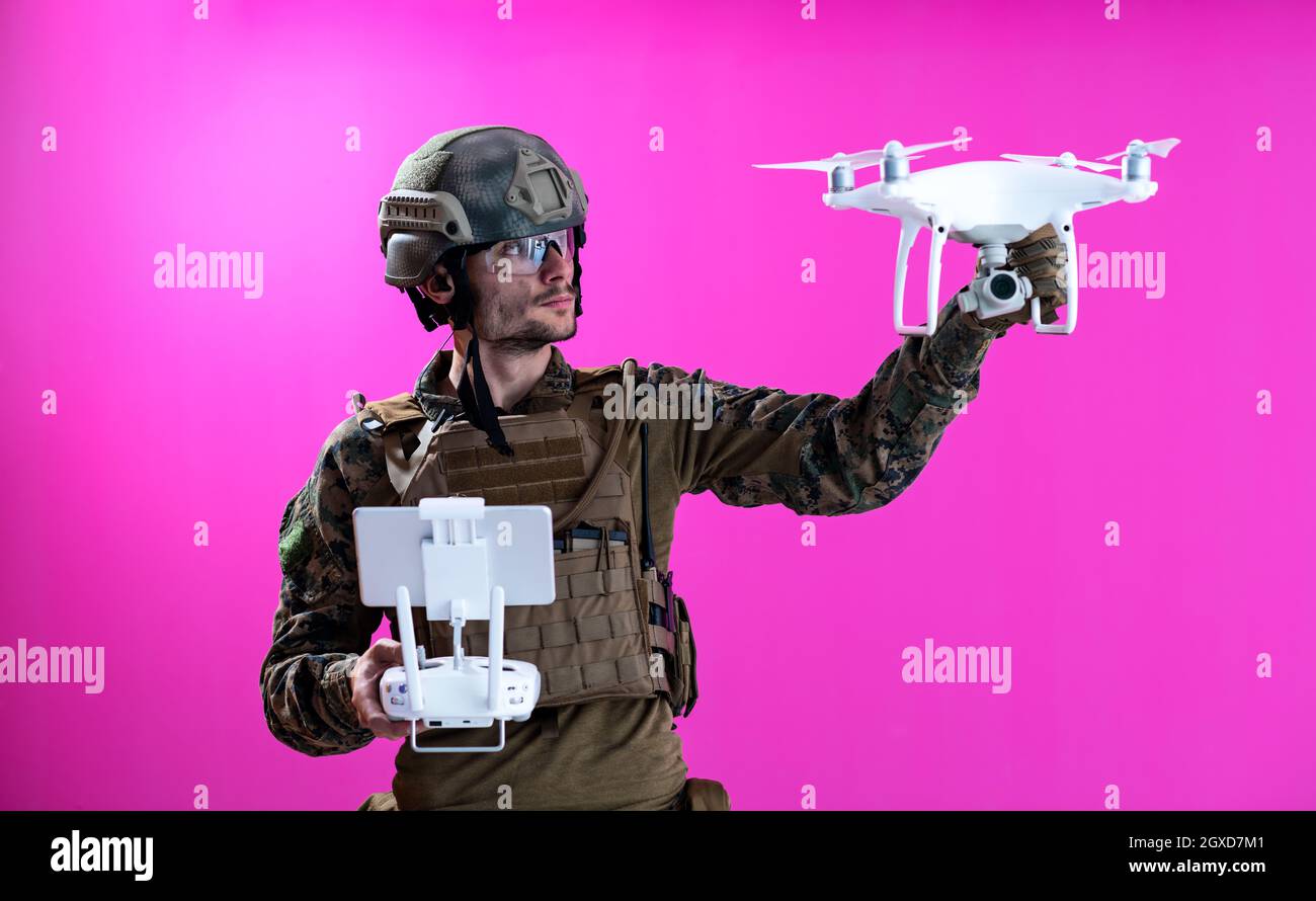 modern warfare soldier as drone pilot technician Stock Photo - Alamy